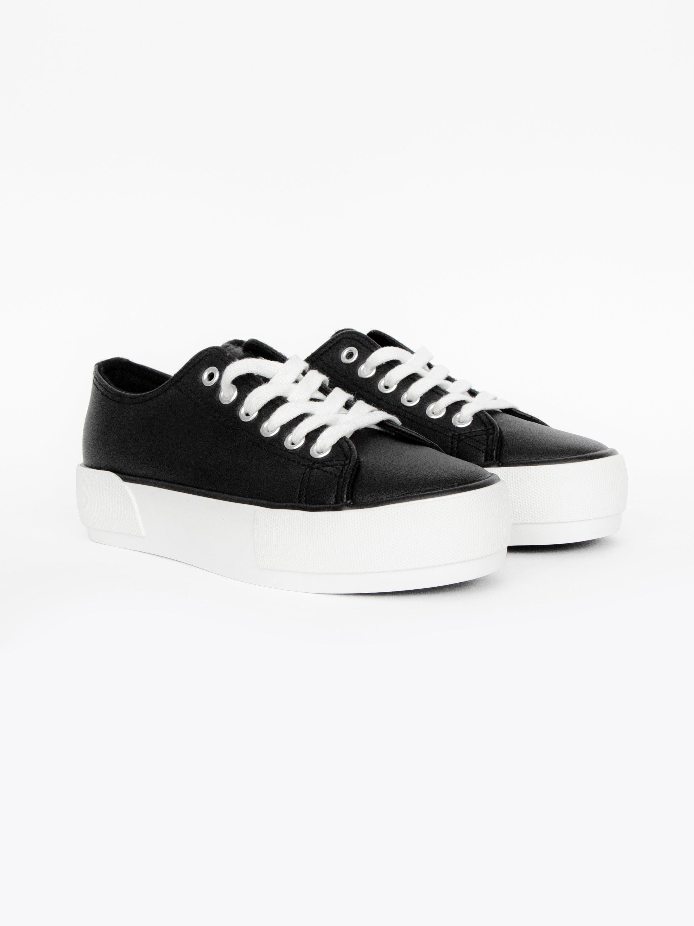 Ladies Millie Trainers Black/White · Brand Corner